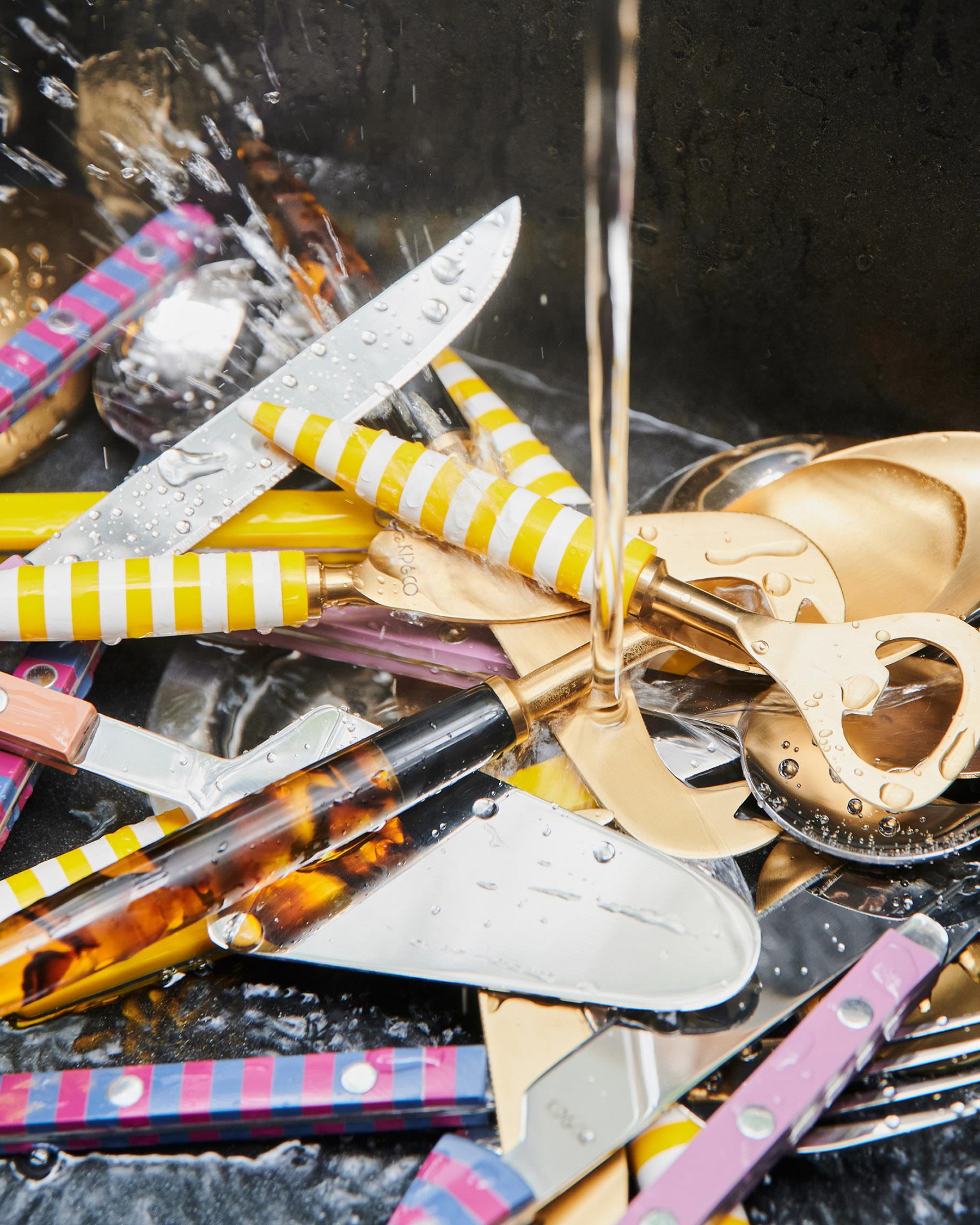 KITCHEN – Ink & Feathers