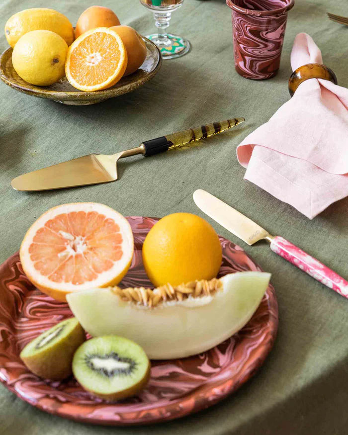 KIP & CO - SMOKEY AMBER CAKE SERVER – Ink & Feathers